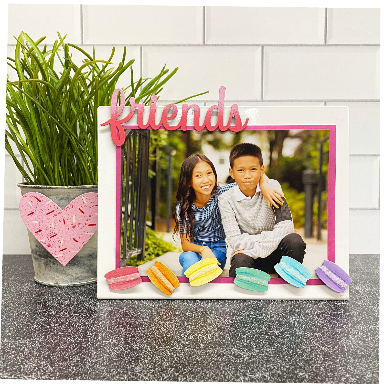 "Friends" Magnet - Pink – Roeda